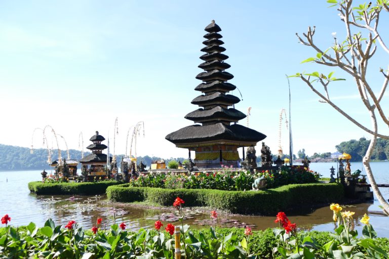 El templo del lago en Bali - Tu Rincón del Viajero
